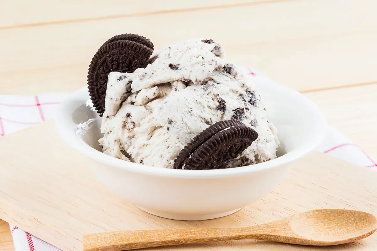 Sorvete caseiro de Oreo cremoso incrível e saboroso para refrescar em ... Sorvete caseiro de Oreo cremoso incrível e saboroso para refrescar em ...